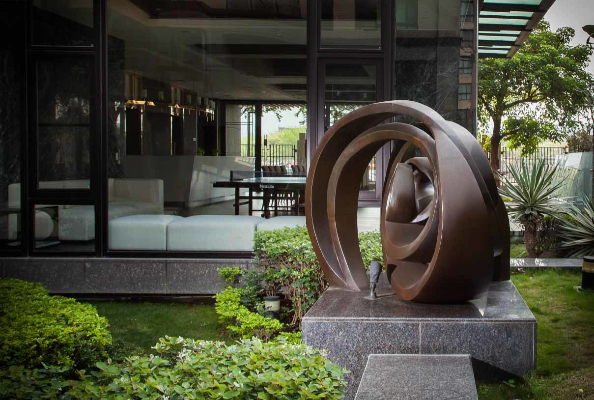 Surface Painted Outdoor Bronze Sculpture , Customized Painted Bronze ...